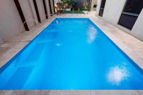 Mid Blue Fibreglass Pool | DIY Pool Kit | Nationwide Delivery